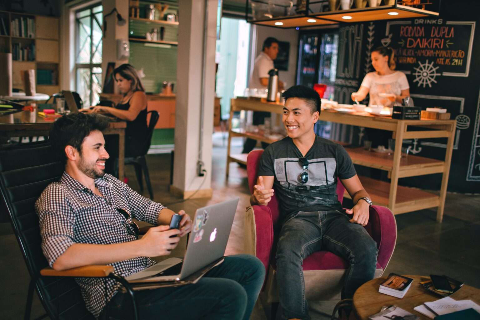 Freelance Vs Remote Jobs: Which one is right for you in 2025